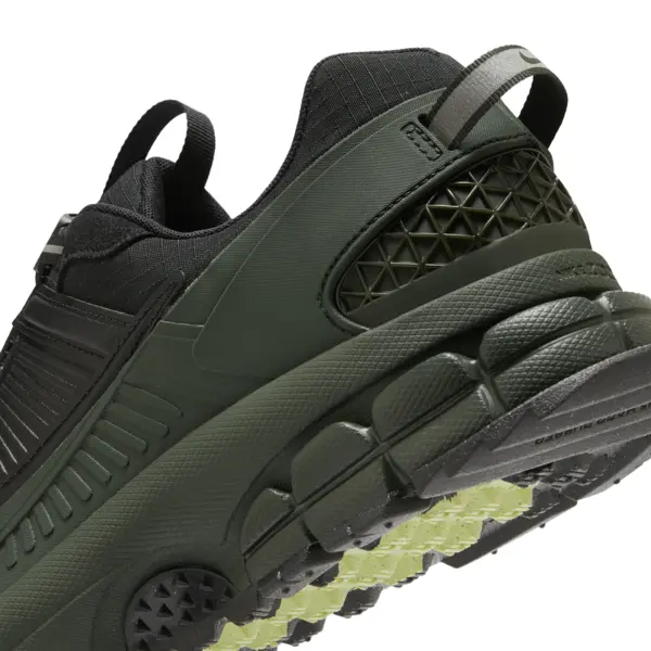 Nike Zoom Vomero Roam Winterized Shoes - Green