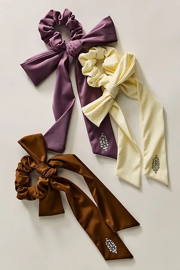 Free People Pirouette Bow Scrunchie - Chocolate