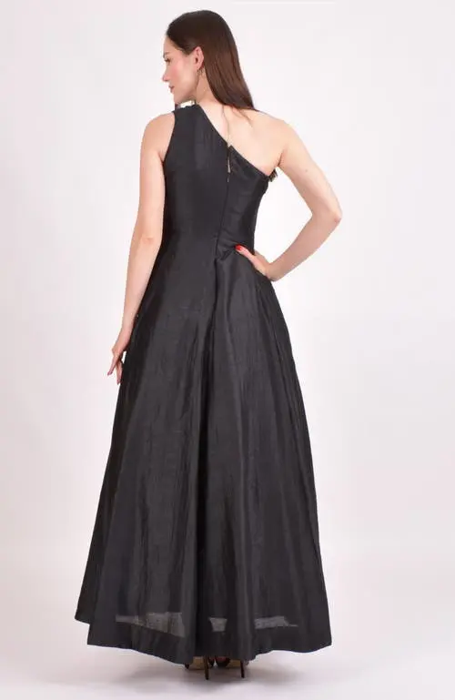 RAAS Oni One Shoulder Embroidered Saree Gown