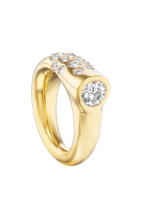 UNIFORM OBJECT 18k Gold Clustered Diamond Ring - Yellow Gold