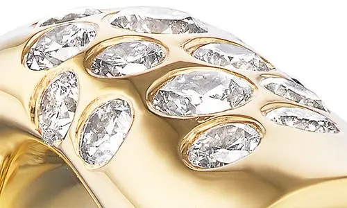 UNIFORM OBJECT 18k Gold Clustered Diamond Ring
