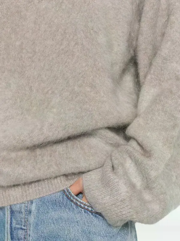 Soft Goat Brushed V-neck Sweater