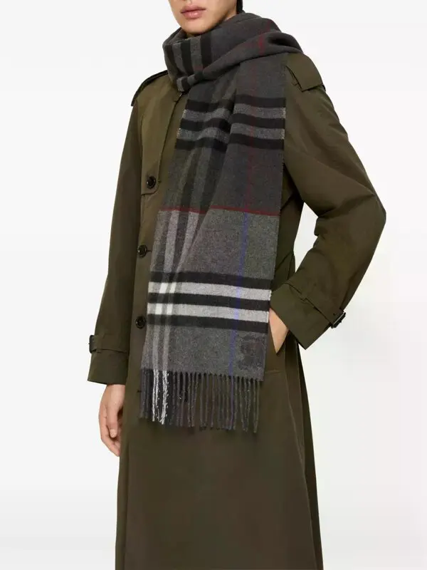 Burberry Checkered Scarf - Grey