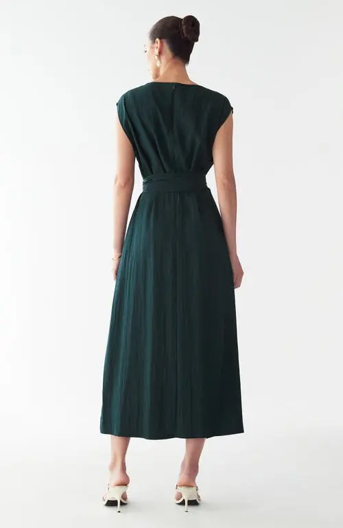 WILLA Yana Midi Dress