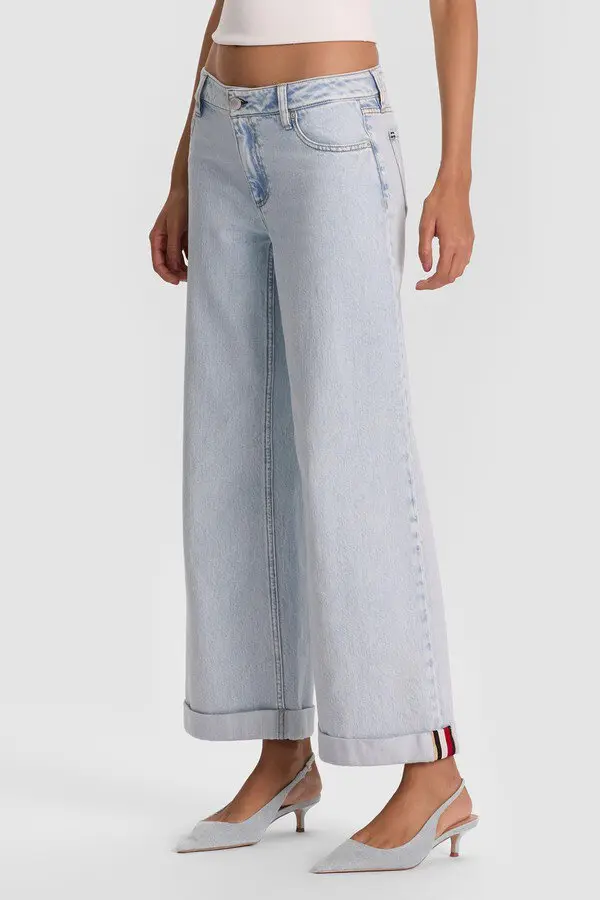 Alice + Olivia Duncan Cuffed Jeans