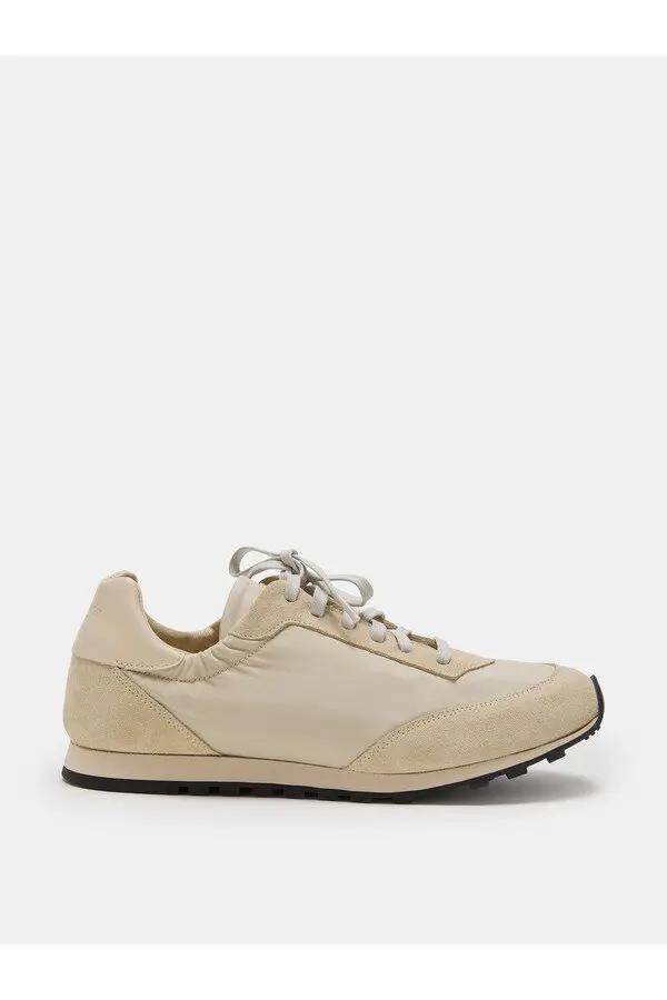 Le Monde Beryl Slim Runner Sneakers