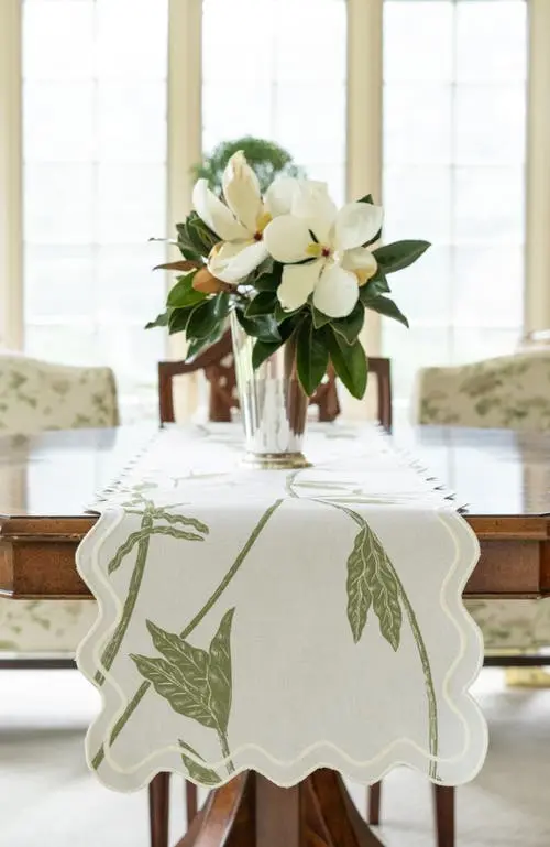 BOND & GRACE Storytime Dahlias Table Runner