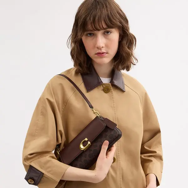 COACH Jet Shoulder Bag In Signature Canvas - Brass/maple