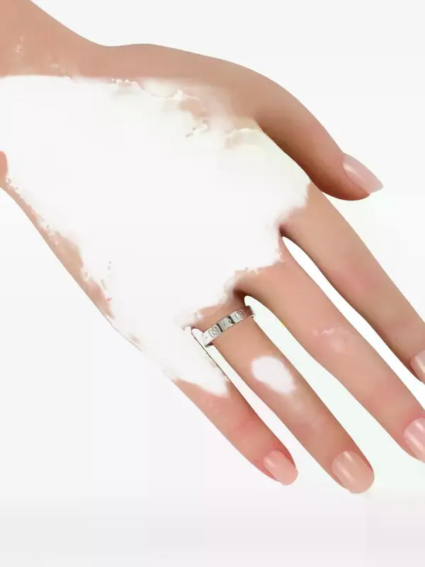 Gucci 18k White Gold Icon Band Ring - Silver