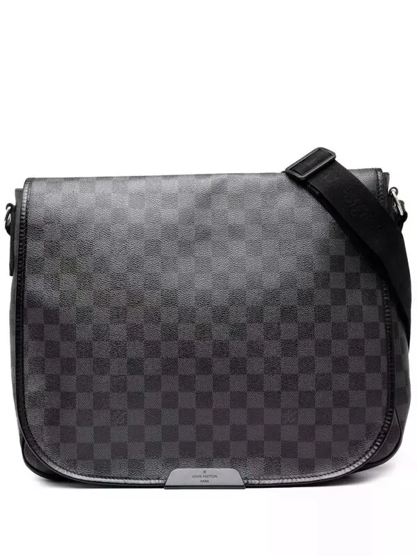 LOUIS VUITTON 2009 Damier Graphite Daniel Mm Crossbody Bag