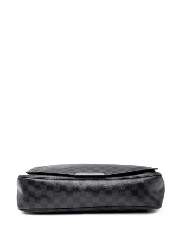 LOUIS VUITTON 2009 Damier Graphite Daniel Mm Crossbody Bag