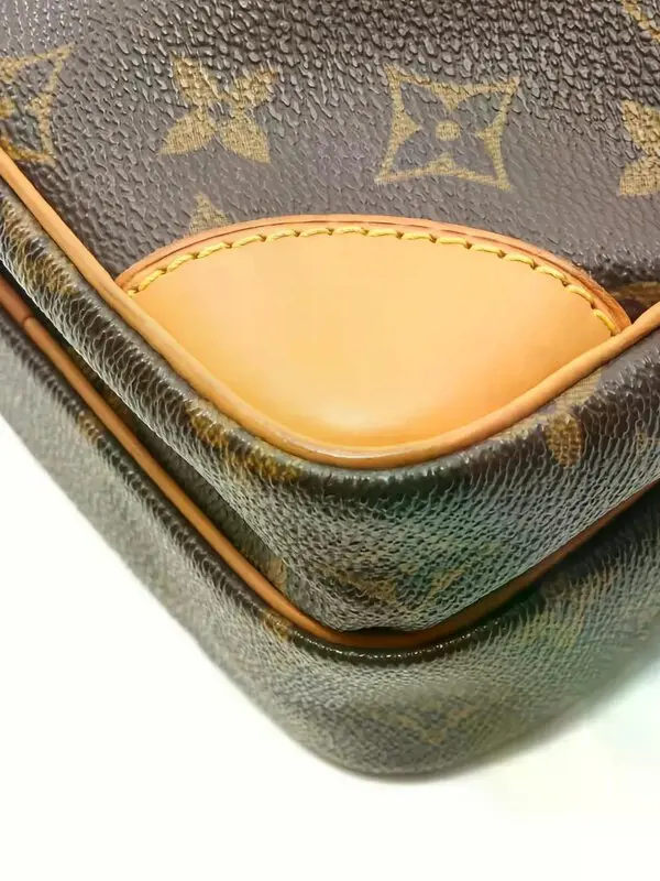 LOUIS VUITTON 2001 Monogram Amazon Cross Body Bag