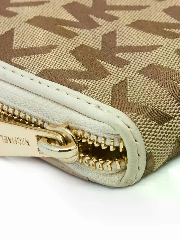 Michael Kors Pre-owned Logo Plaque Zip-around Wallet - Brown