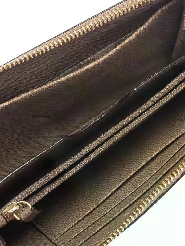 Michael Kors Pre-owned Leather Zip Wallet - Neutrals