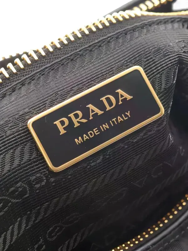 Prada 2020s Leather Shoulder Bag - Black