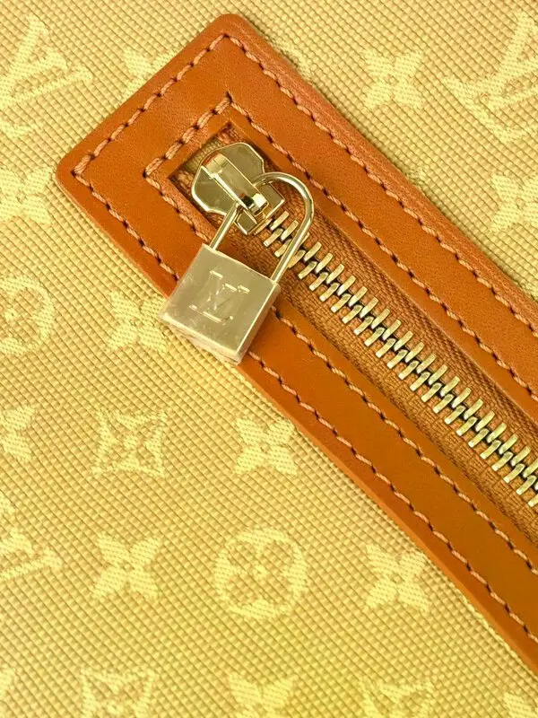 LOUIS VUITTON 2004 Mini Sac Catherine Handbag