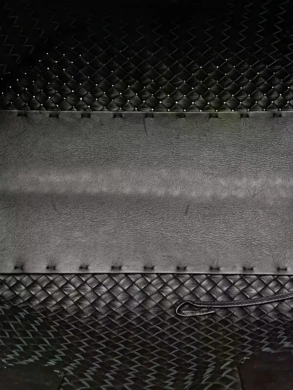 Bottega Veneta 2012-2025 Medium Intreccio Cabat Tote Bag - Black