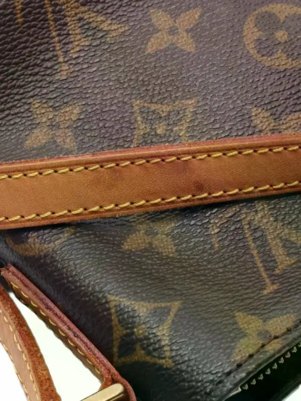 LOUIS VUITTON 2003 Trotteur Shoulder Bag