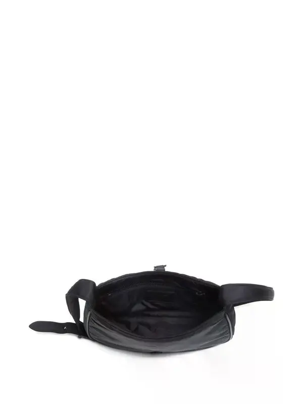 Saint Laurent Le 5 À 7 Handbag - Black