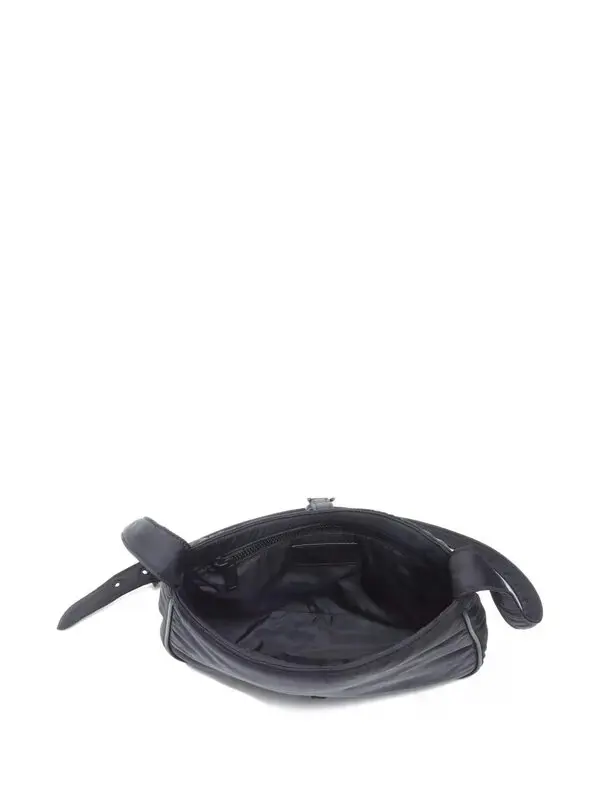 Saint Laurent Le 5 À 7 Handbag - Black