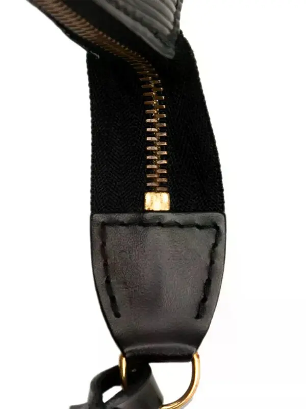 LOUIS VUITTON 1997 Epi Pochette Accessoires