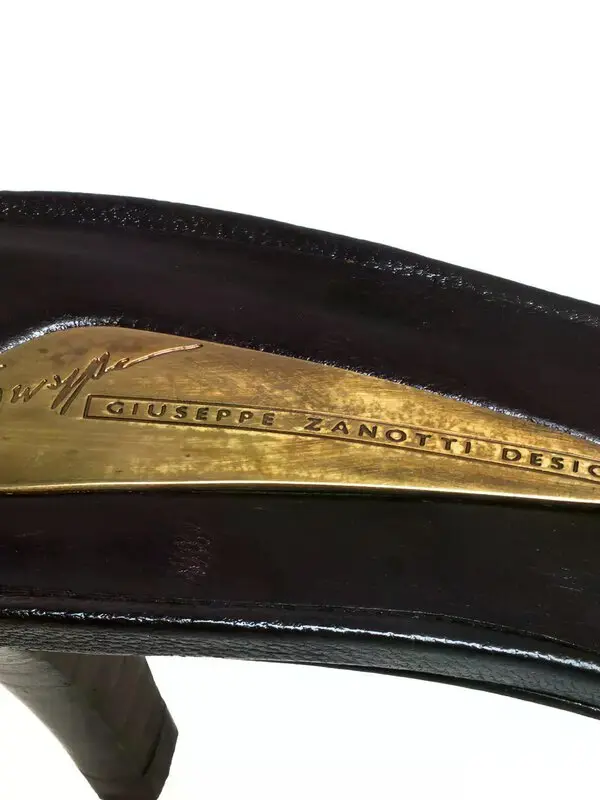 GIUSEPPE ZANOTTI Leather Buckle Sandals