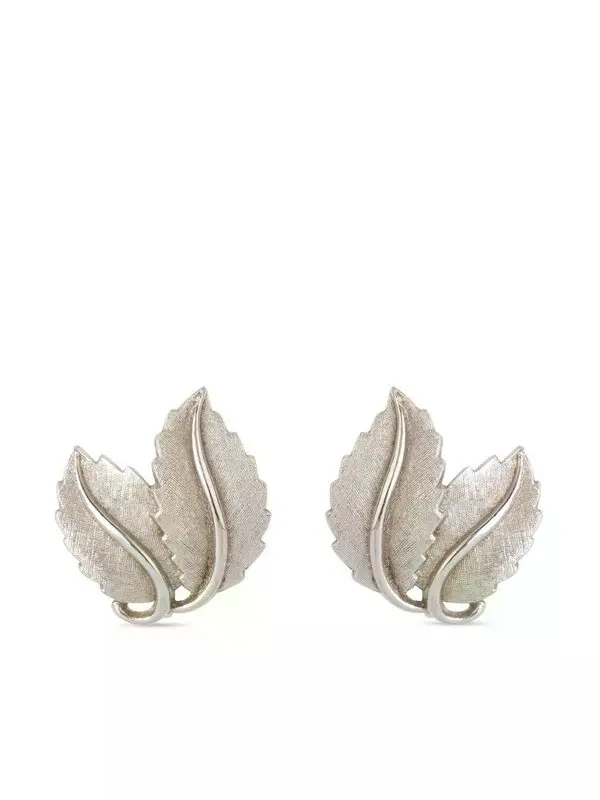 SUSAN CAPLAN 1960s Trifari Leaf-motif Clip-on Earrings - Silver