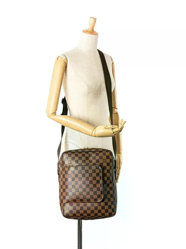 LOUIS VUITTON 2004 Damier Ebene Olav Mm Crossbody Bag