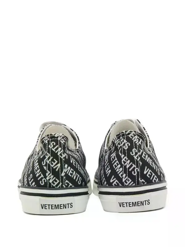 Vetements Logo-print Canvas Sneakers