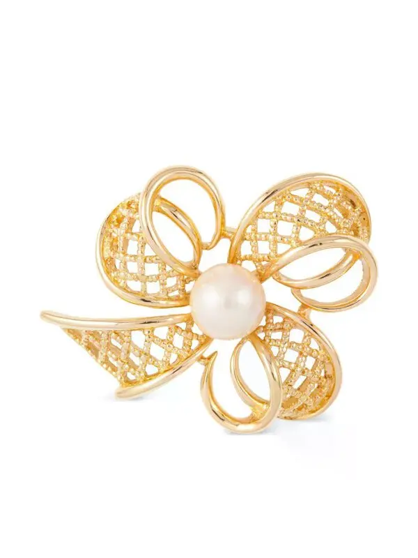 SUSAN CAPLAN 1960s Trifari Bow Flower Brooch - Gold