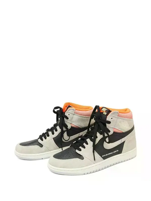 Nike Air Jordan 1 Retro High-top Sneakers