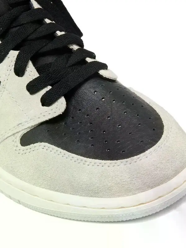 Nike Air Jordan 1 Retro High-top Sneakers