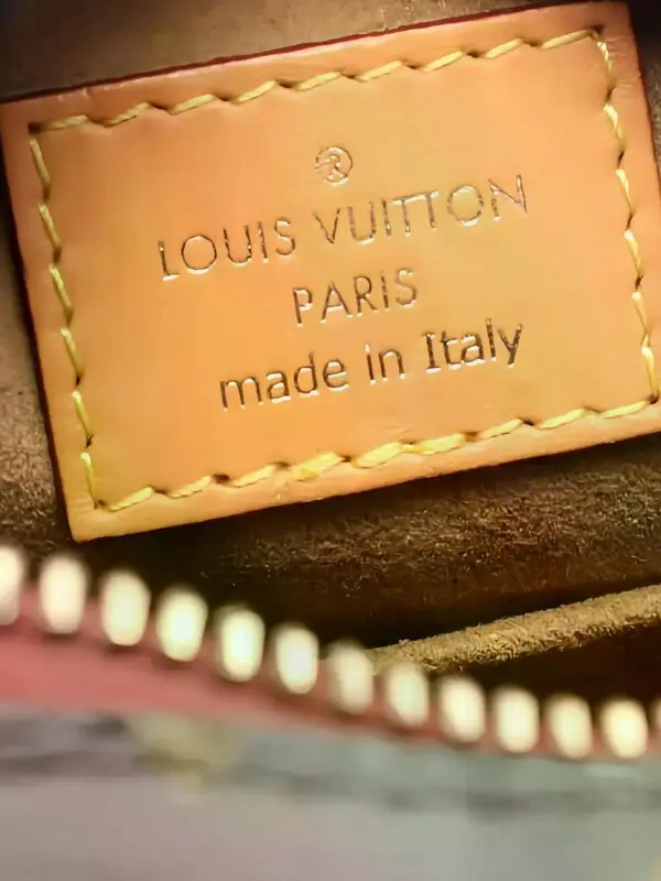 LOUIS VUITTON Boite Chapeau Souple Shoulder Bag - Brown