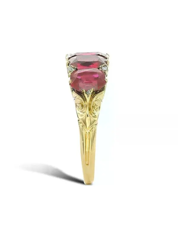 PRAGNELL 18kt Yellow Victorian Burmese Ruby Ring