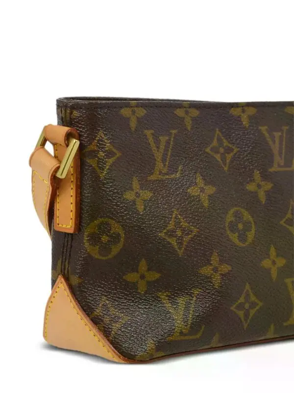 LOUIS VUITTON Trotteur Crossbody Bag