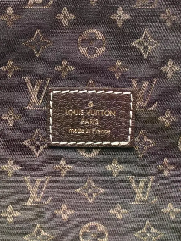 LOUIS VUITTON 2008 Saumur Shoulder Bag