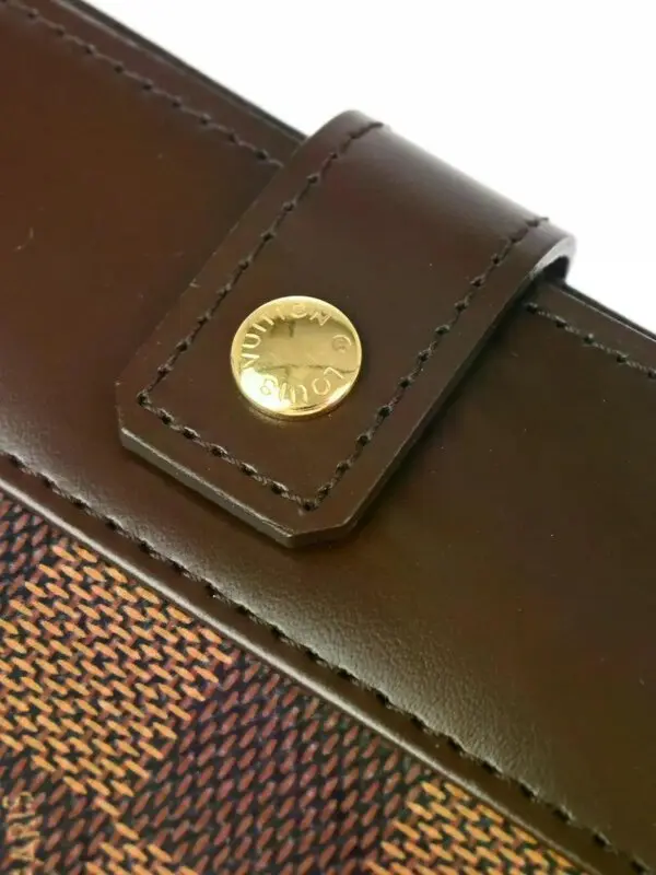 LOUIS VUITTON 2005 Compact Wallet