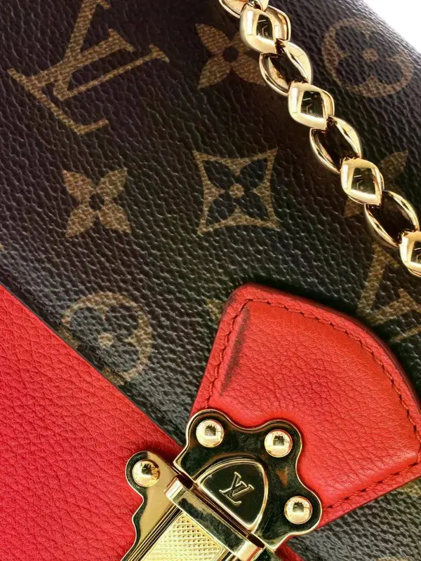LOUIS VUITTON Victoire Handbag - Brown