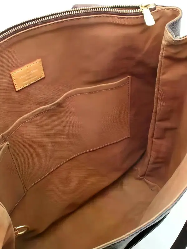 LOUIS VUITTON Beaubourg Tote Bag