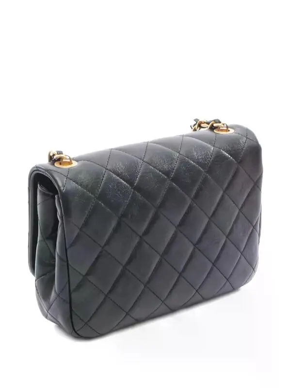 Chanel 2021 Diamond-Quilted Shoulder Bag - Black | Editorialist