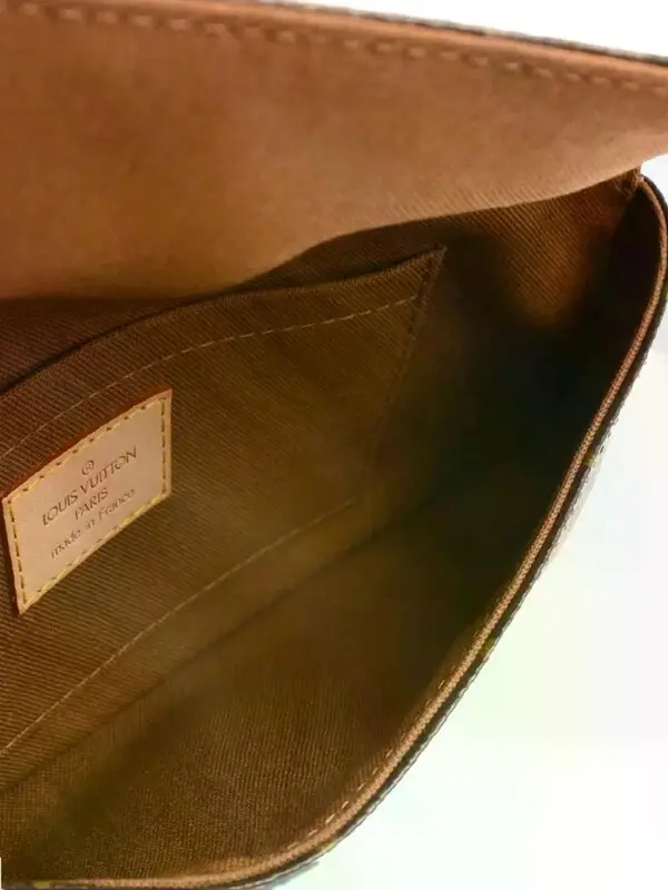 LOUIS VUITTON 2005 Marelle Belt Bag