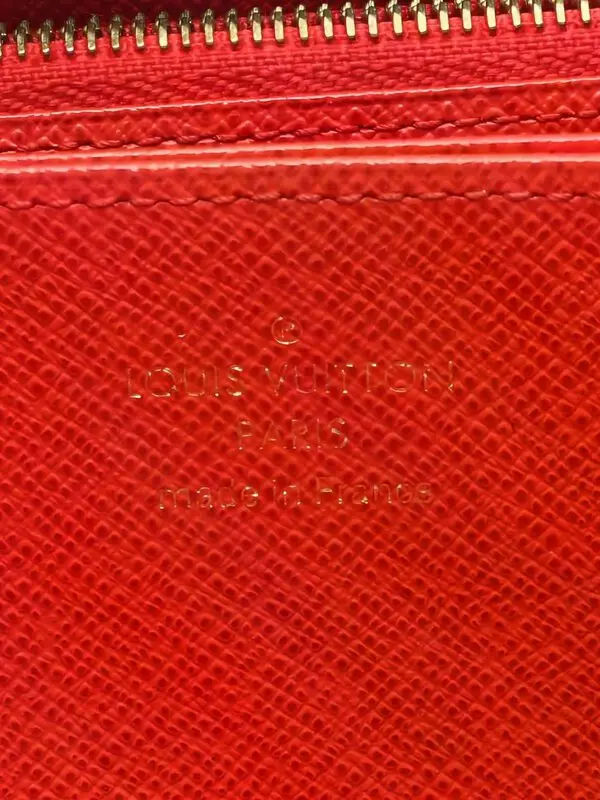 LOUIS VUITTON Zippy Wallet