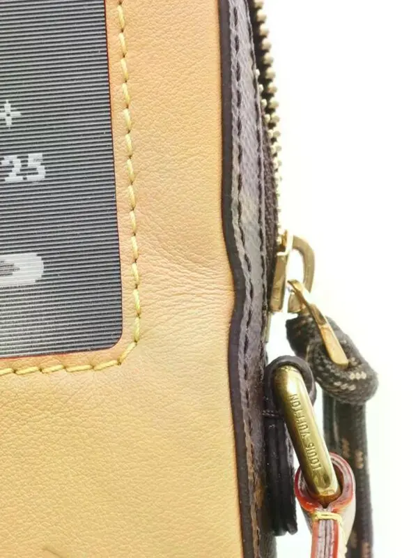 LOUIS VUITTON 2010's Music Player Monogram Mini Bag - Neutrals
