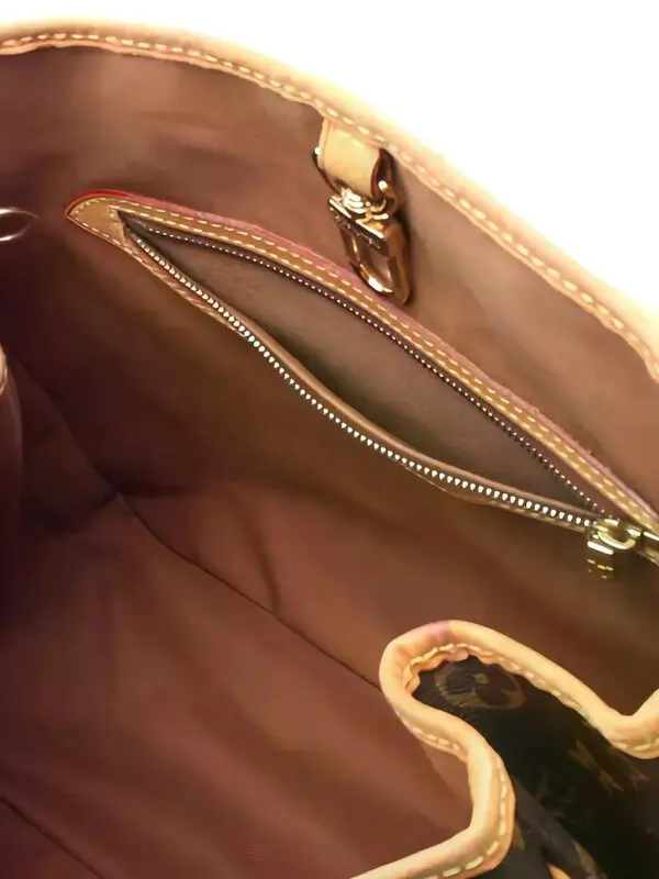 LOUIS VUITTON 2010 Monogram Batignolles Vertical Shoulder Bag