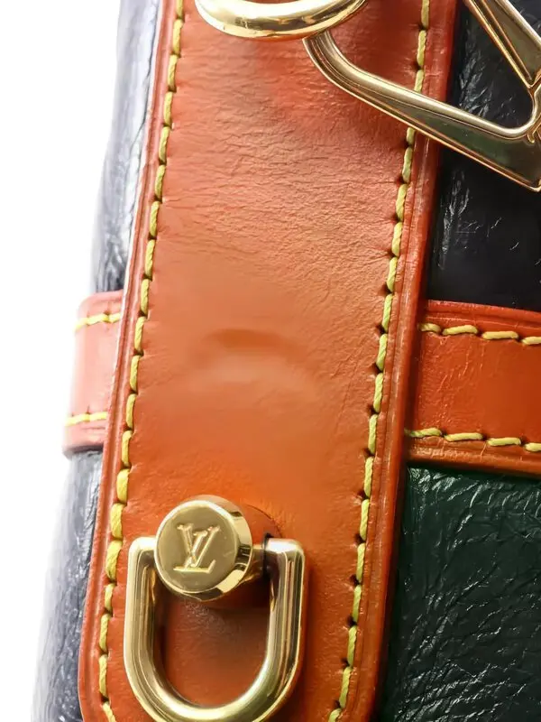 LOUIS VUITTON 2019 Leather Bucket Bag