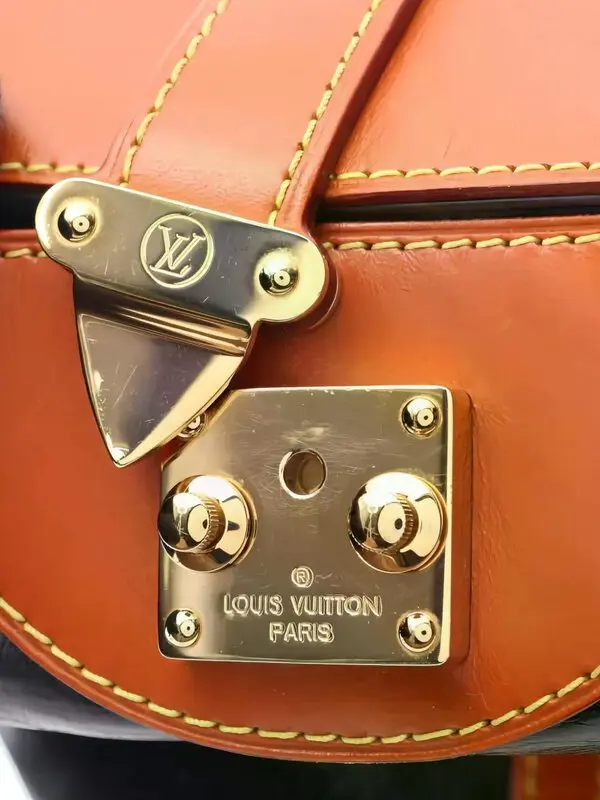 LOUIS VUITTON 2019 Leather Bucket Bag