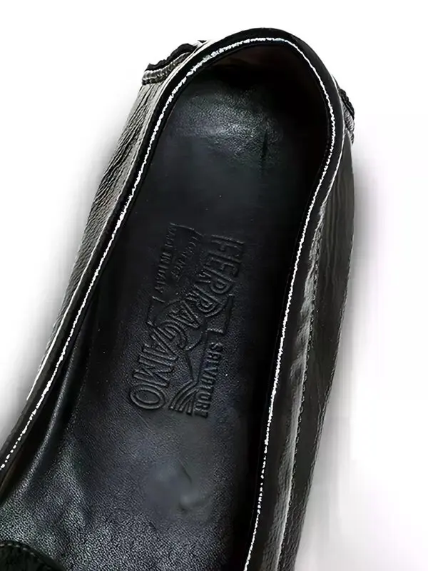 FERRAGAMO Gancini Loafers - Black