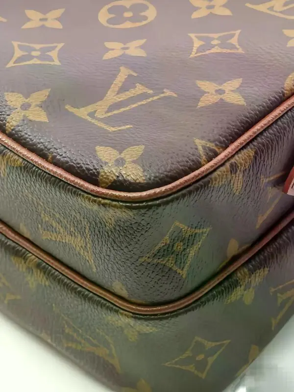 LOUIS VUITTON Monogram Shoulder Bag