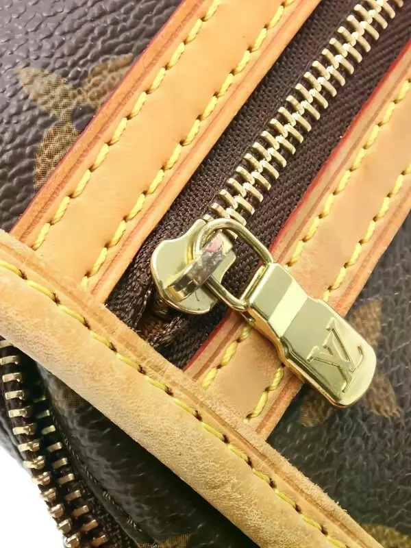 LOUIS VUITTON 2006 Bosphore Bum Monogram Crossbody Bag