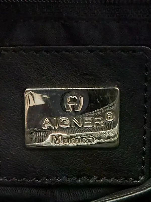 AIGNER Leather Shoulder Bag